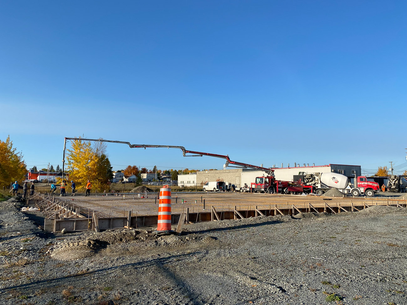 Commercial building / Massé Inc. - Béton Barrette