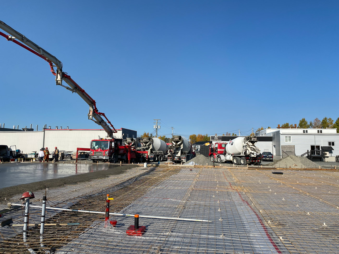 Commercial building / Massé Inc. - Béton Barrette
